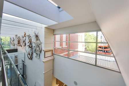 Community & Entertainment - Zauner