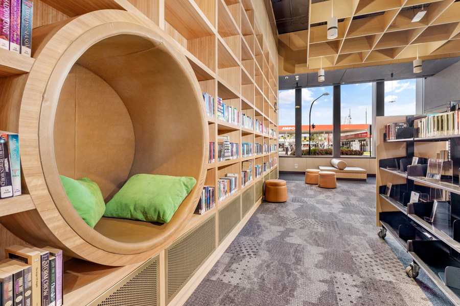 Community & Entertainment - Zauner